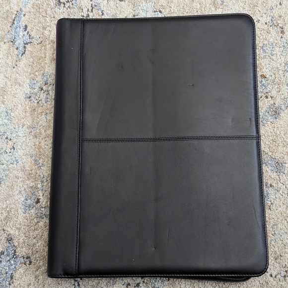 Avenues | Other | Avenues Leather Zip Folio | Poshmark